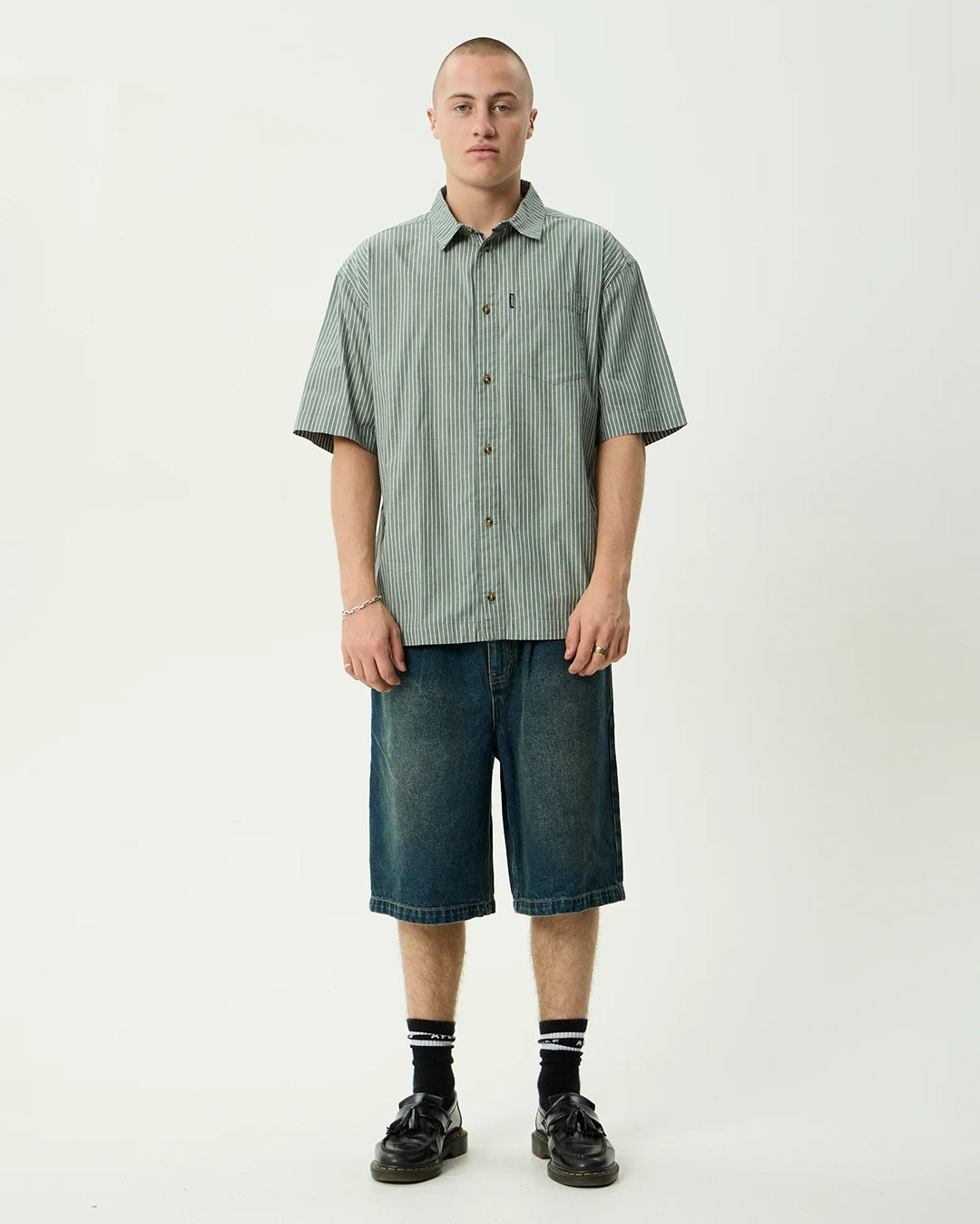 Afends Summit 22" Pleated Cargo Short - Washed Black – Wally
